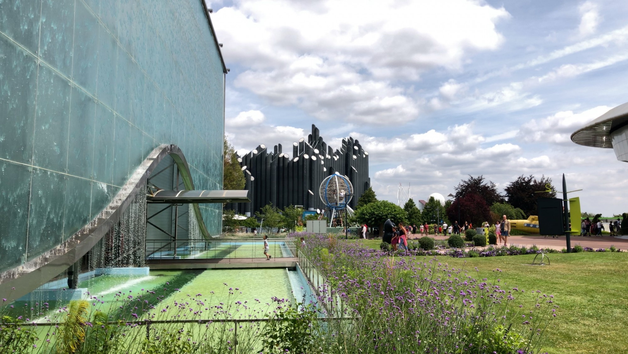 Visiter le Futuroscope seul ? Une super expérience